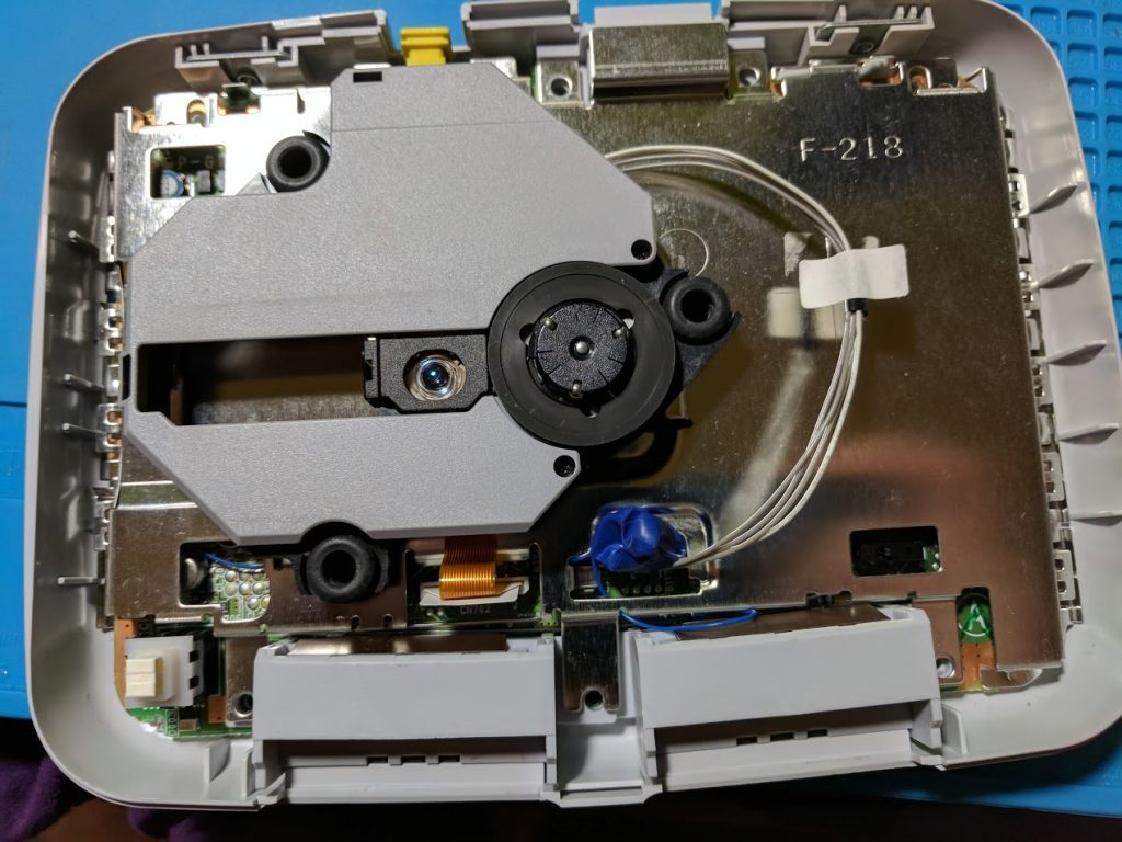 SCPH-101 PSone MM3 modchip installation (PM-41 NTSC board) - William Quade