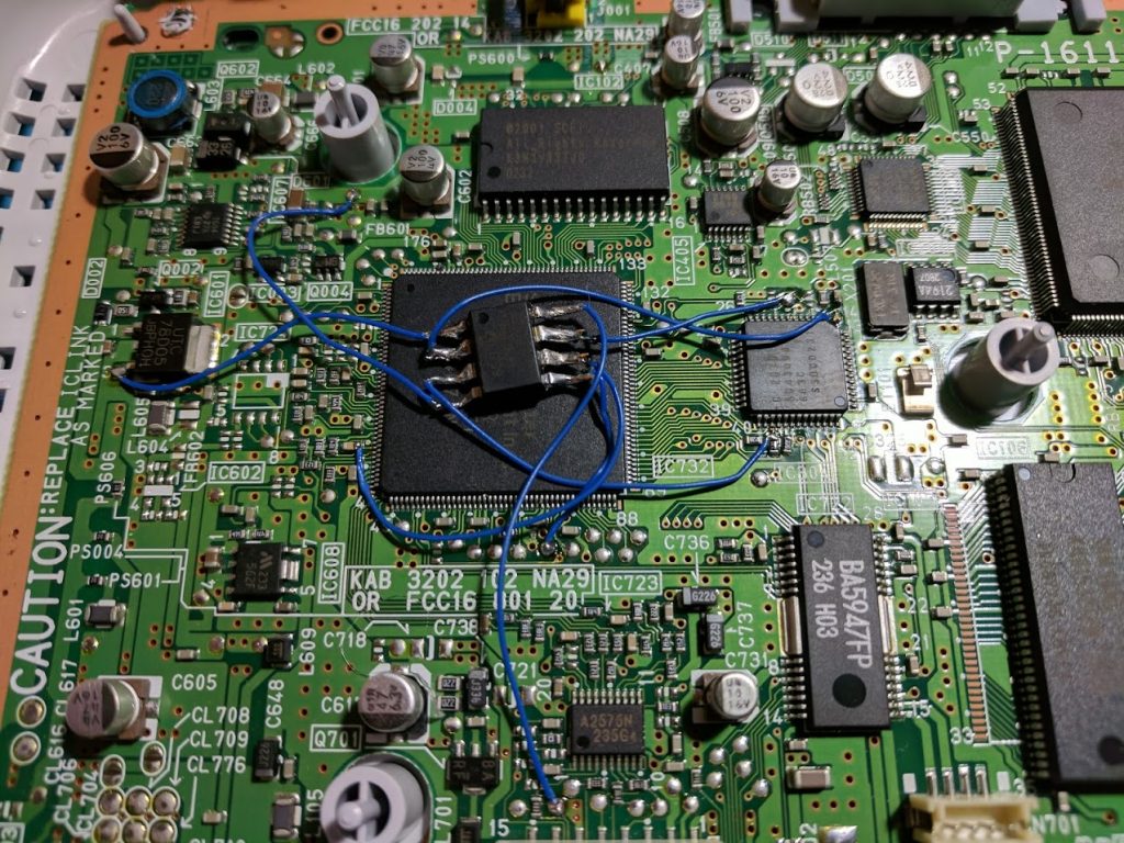 PM-41 (2) PSone MM3 modchip installation (PIC12F629) - William Quade